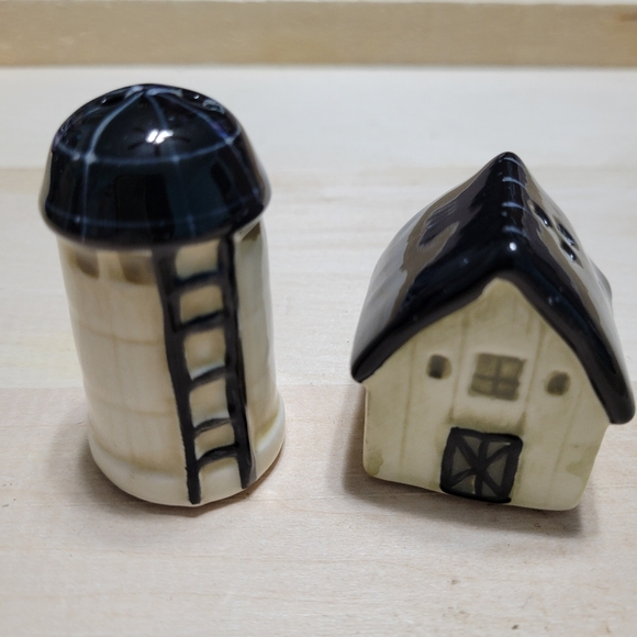 Dining | Barn Silo Salt Pepper Shakers Black White Farmhouse New | Poshmark